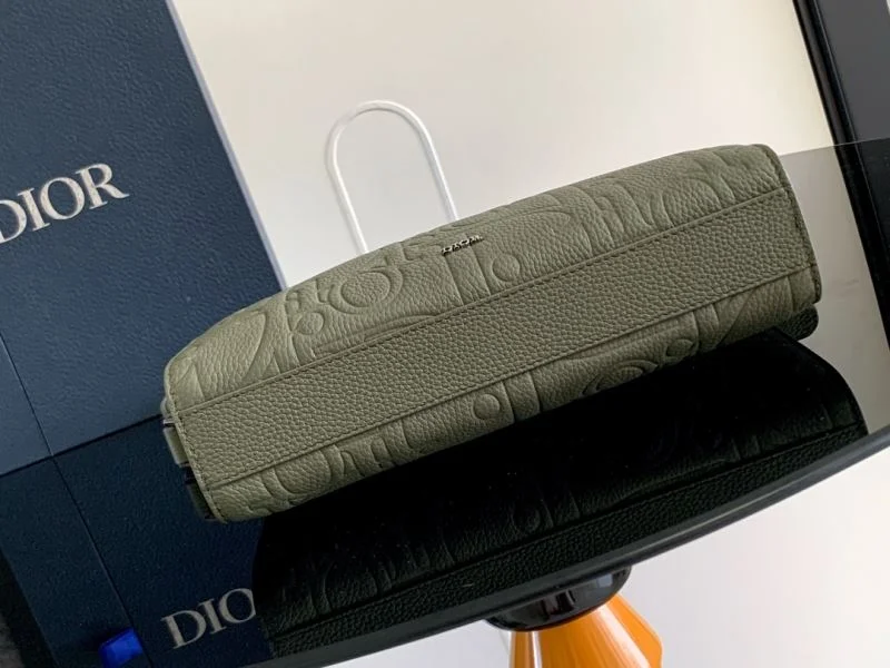 Inexpensive Christian Dior Clutch Bags