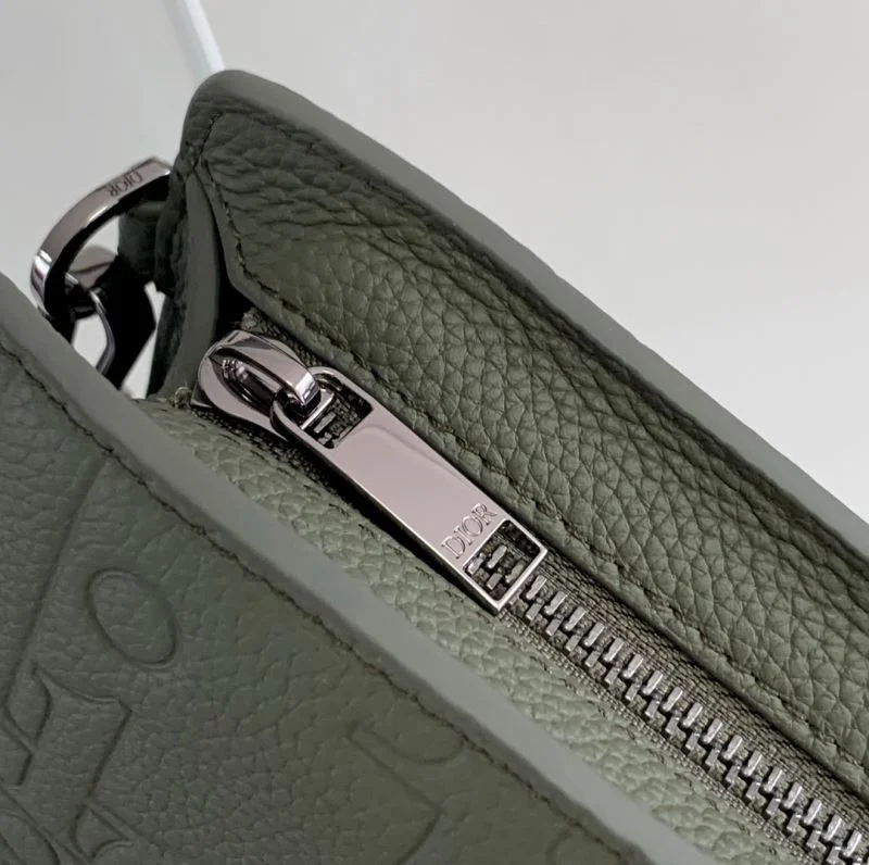 Inexpensive Christian Dior Clutch Bags