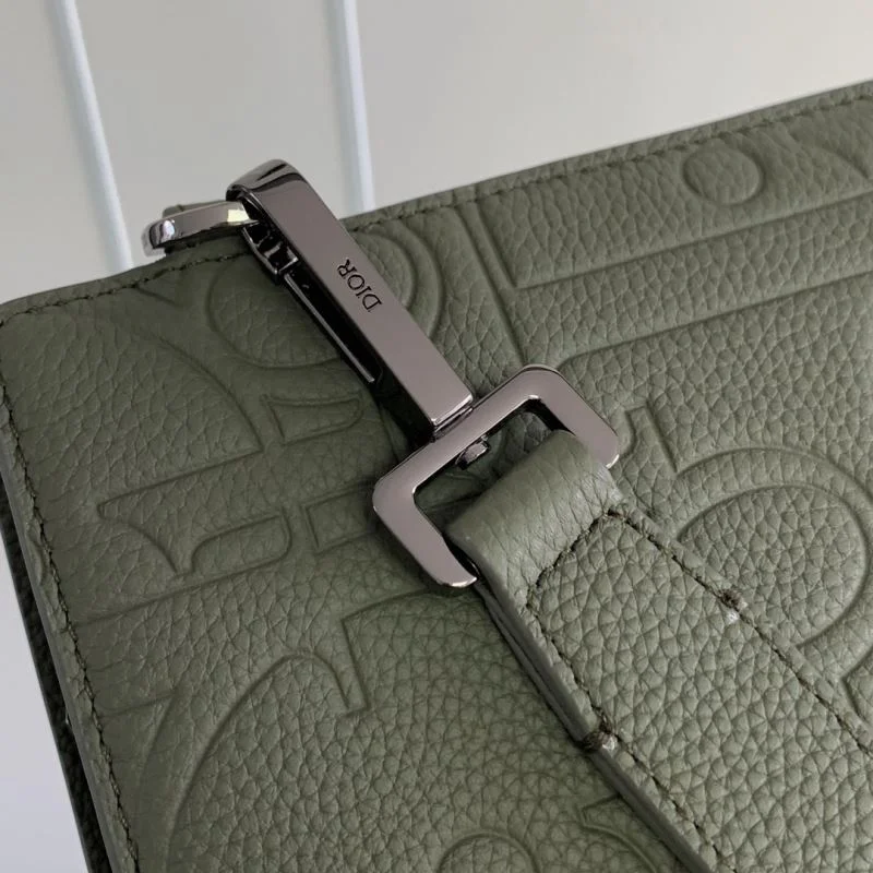 Inexpensive Christian Dior Clutch Bags