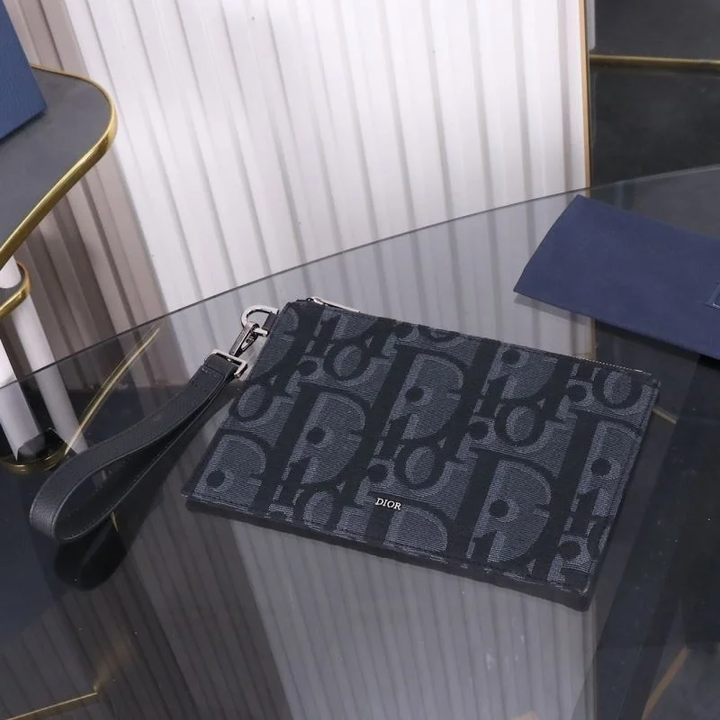 Accurate model Christian Dior Clutch Bags