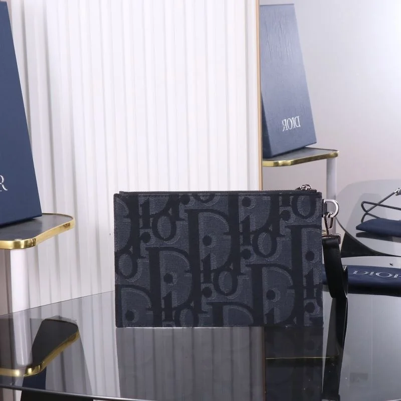 Accurate model Christian Dior Clutch Bags