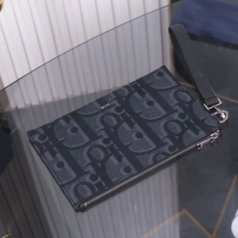 Accurate model Christian Dior Clutch Bags
