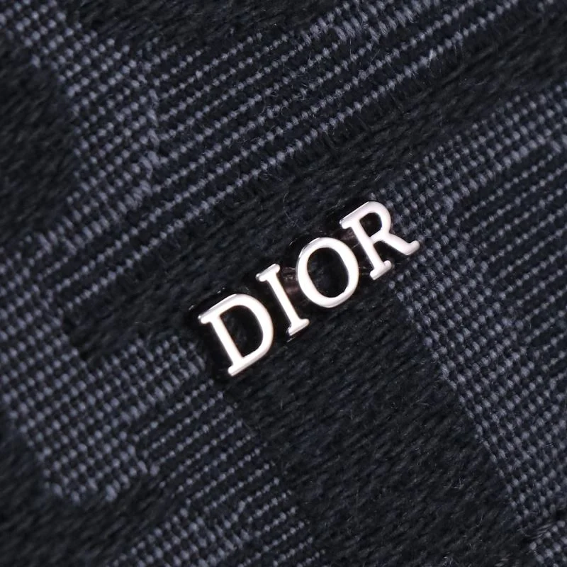 Accurate model Christian Dior Clutch Bags