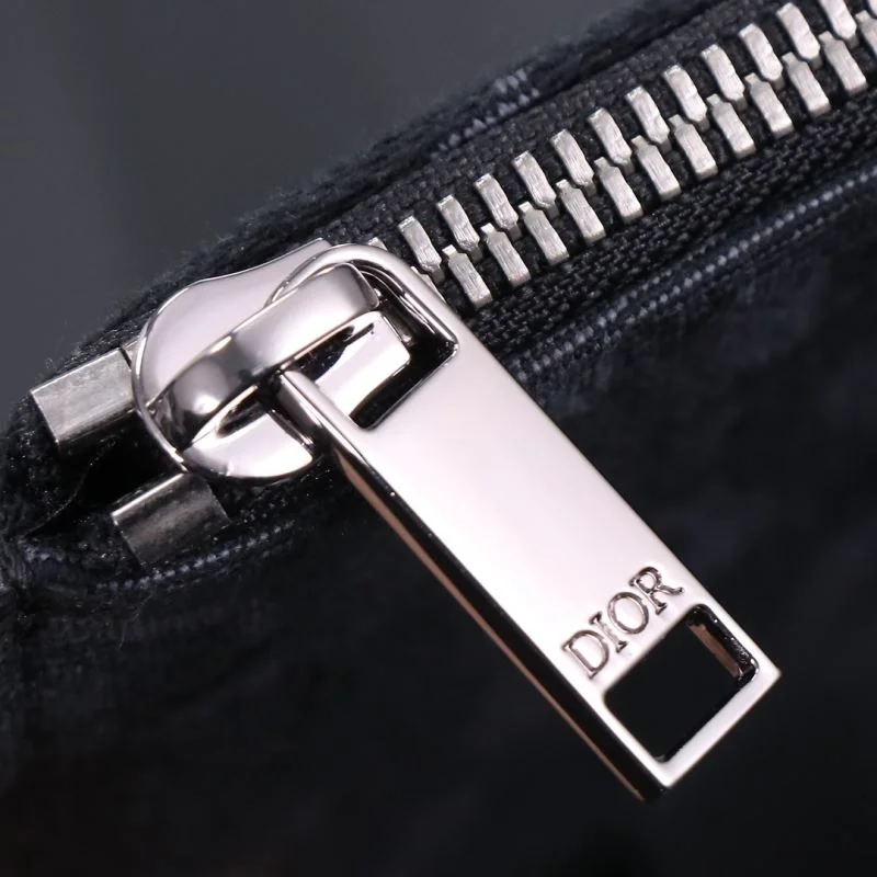 Accurate model Christian Dior Clutch Bags