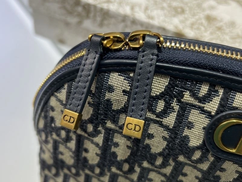 Bargain Christian Dior Clutch Bags