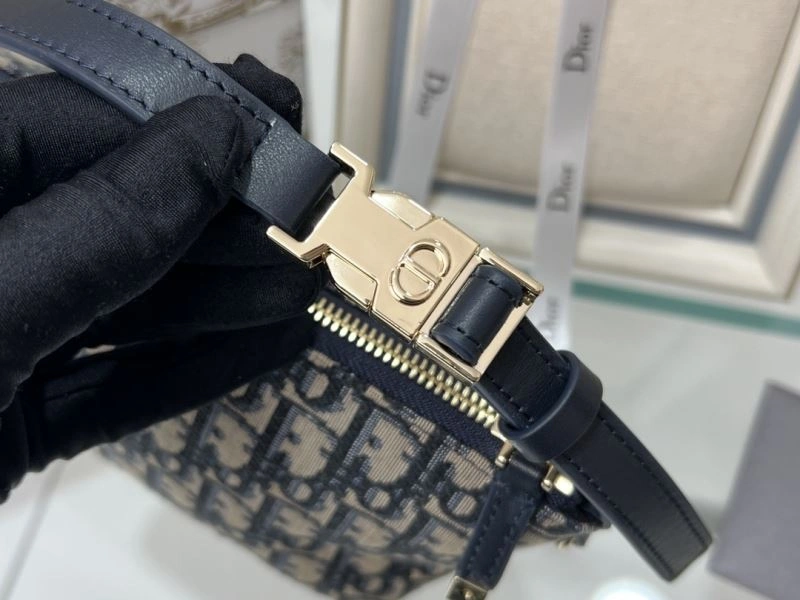 Bargain Christian Dior Clutch Bags
