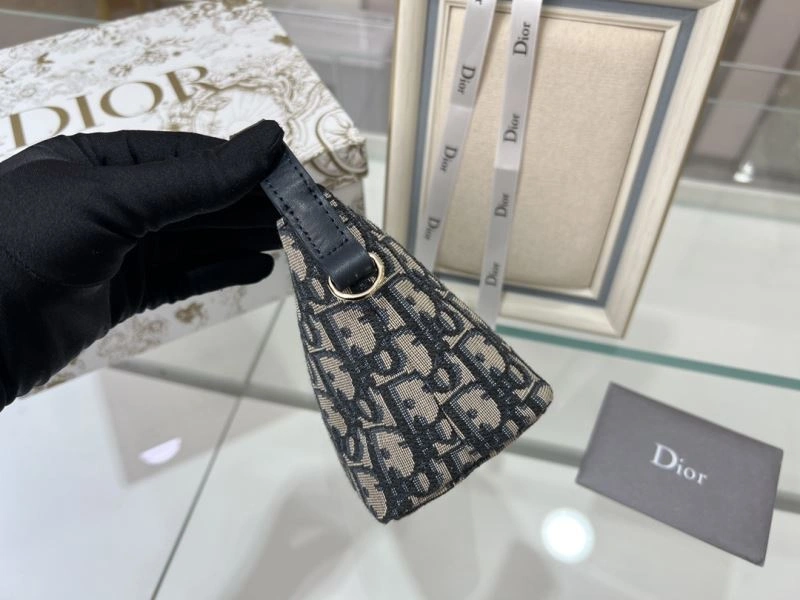 Bargain Christian Dior Clutch Bags