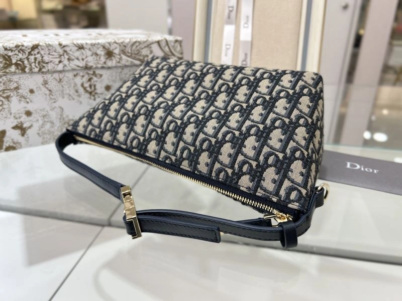 Inexpensive Christian Dior Clutch Bags