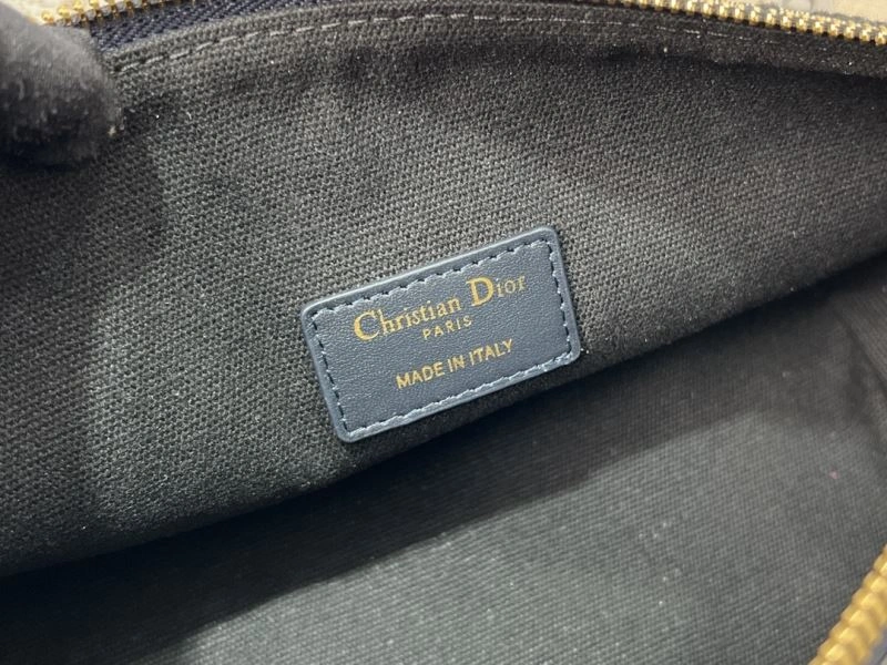 Inexpensive Christian Dior Clutch Bags