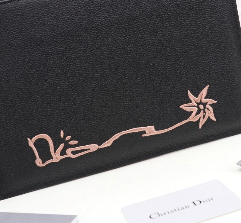 Bargain Christian Dior Clutch Bags