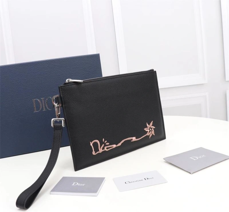 Bargain Christian Dior Clutch Bags
