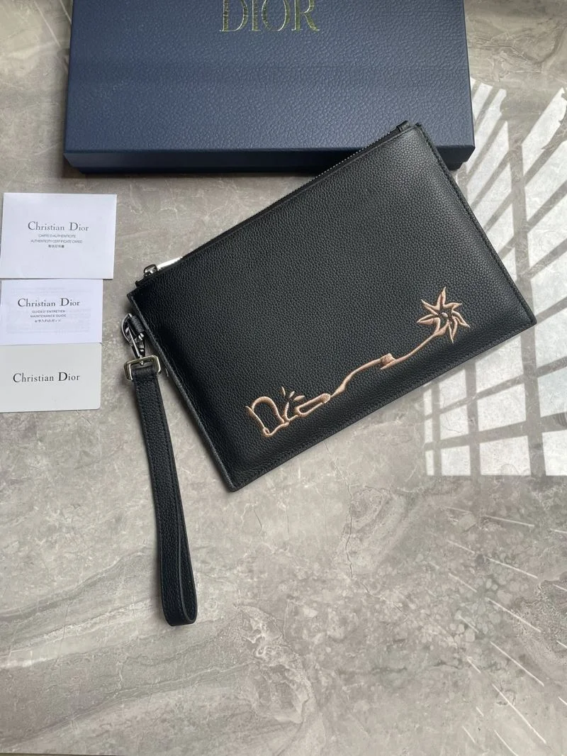 Inexpensive Christian Dior Clutch Bags