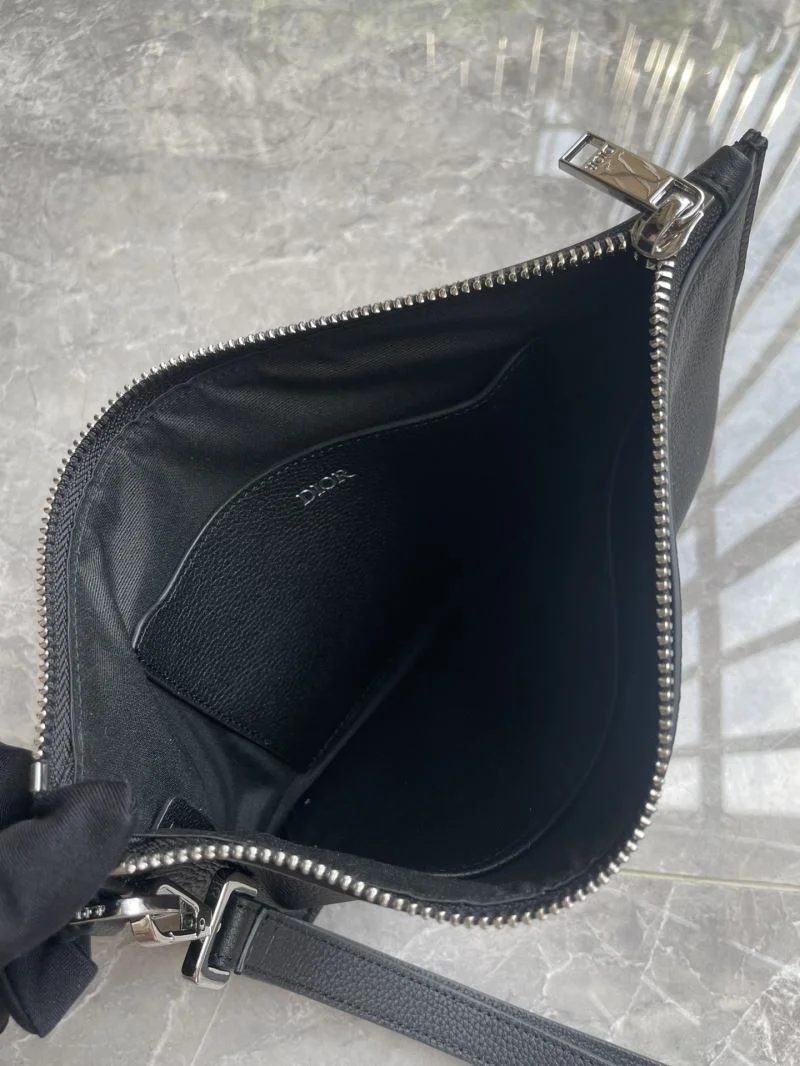 Inexpensive Christian Dior Clutch Bags