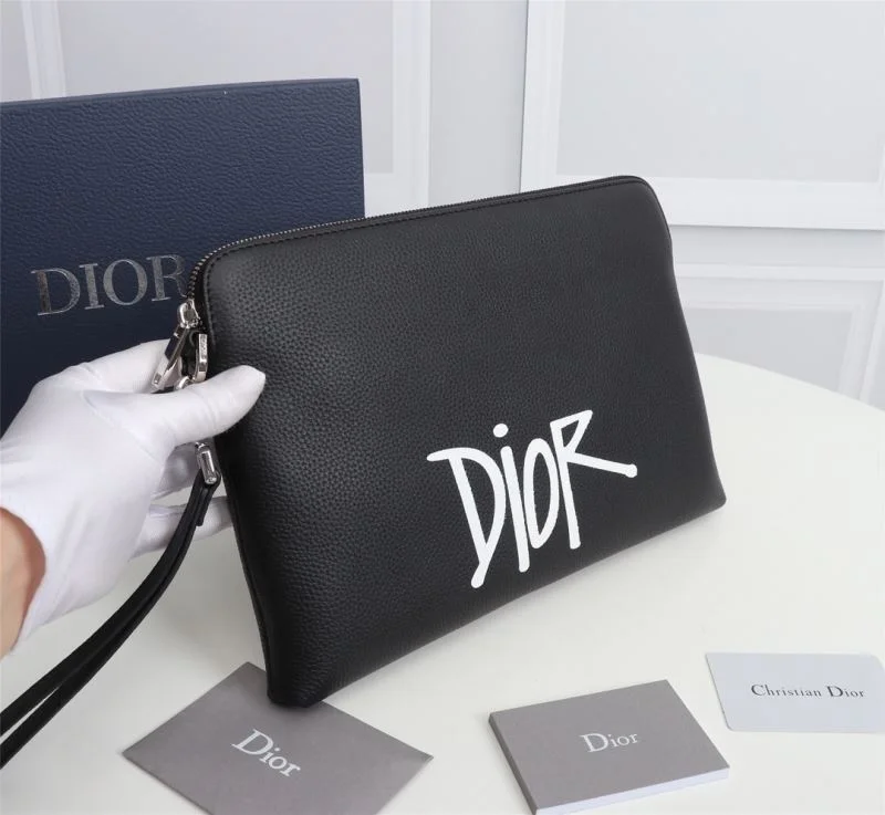 Accurate model Christian Dior Clutch Bags