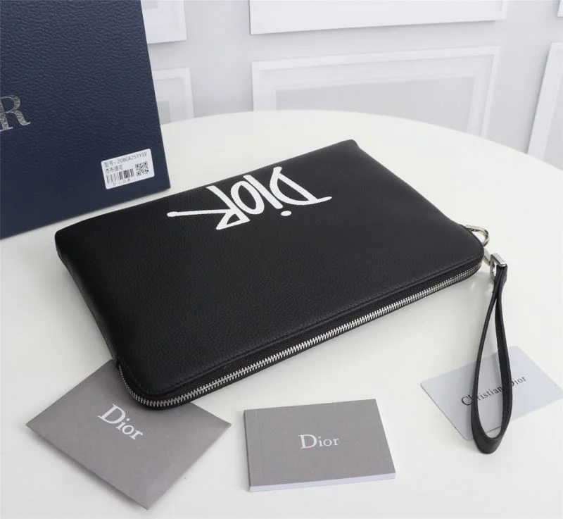 Accurate model Christian Dior Clutch Bags