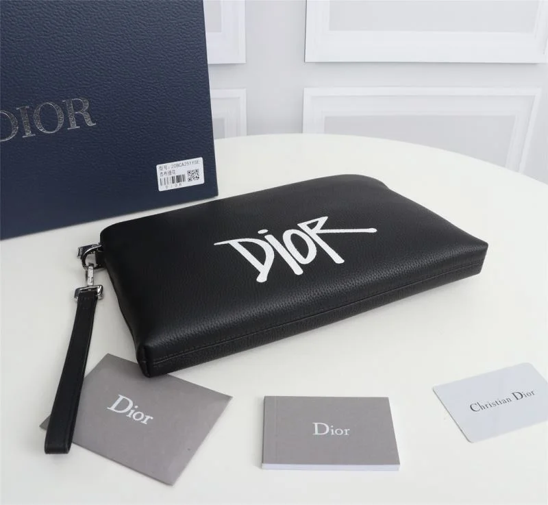 Accurate model Christian Dior Clutch Bags