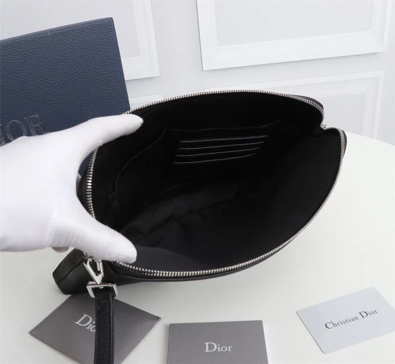 Accurate model Christian Dior Clutch Bags