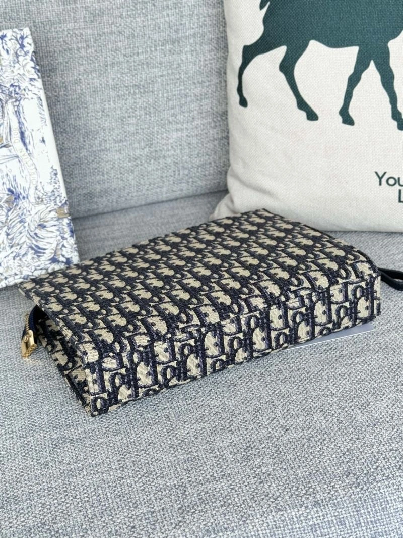 Accurate model Christian Dior Clutch Bags