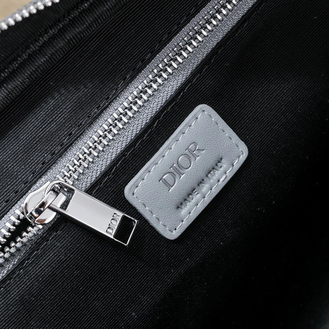 Inexpensive Christian Dior Cosmetic Bags