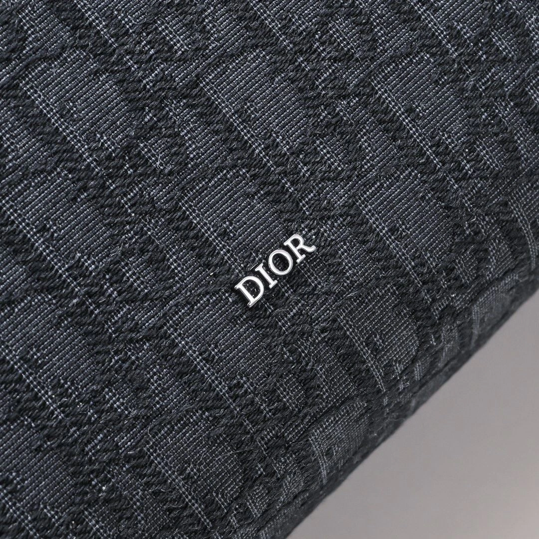 Low-cost Christian Dior Cosmetic Bags
