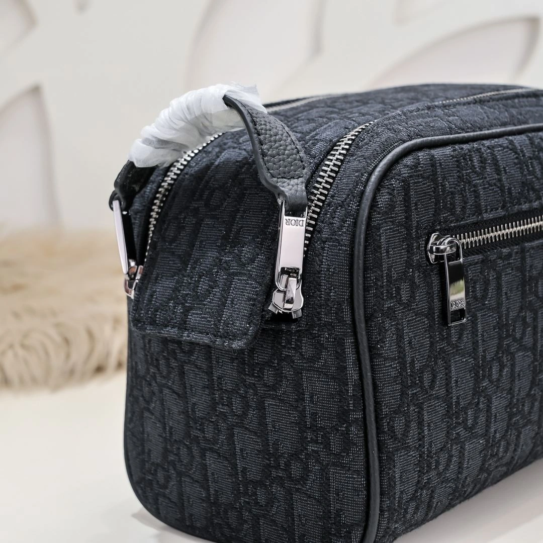 Low-cost Christian Dior Cosmetic Bags