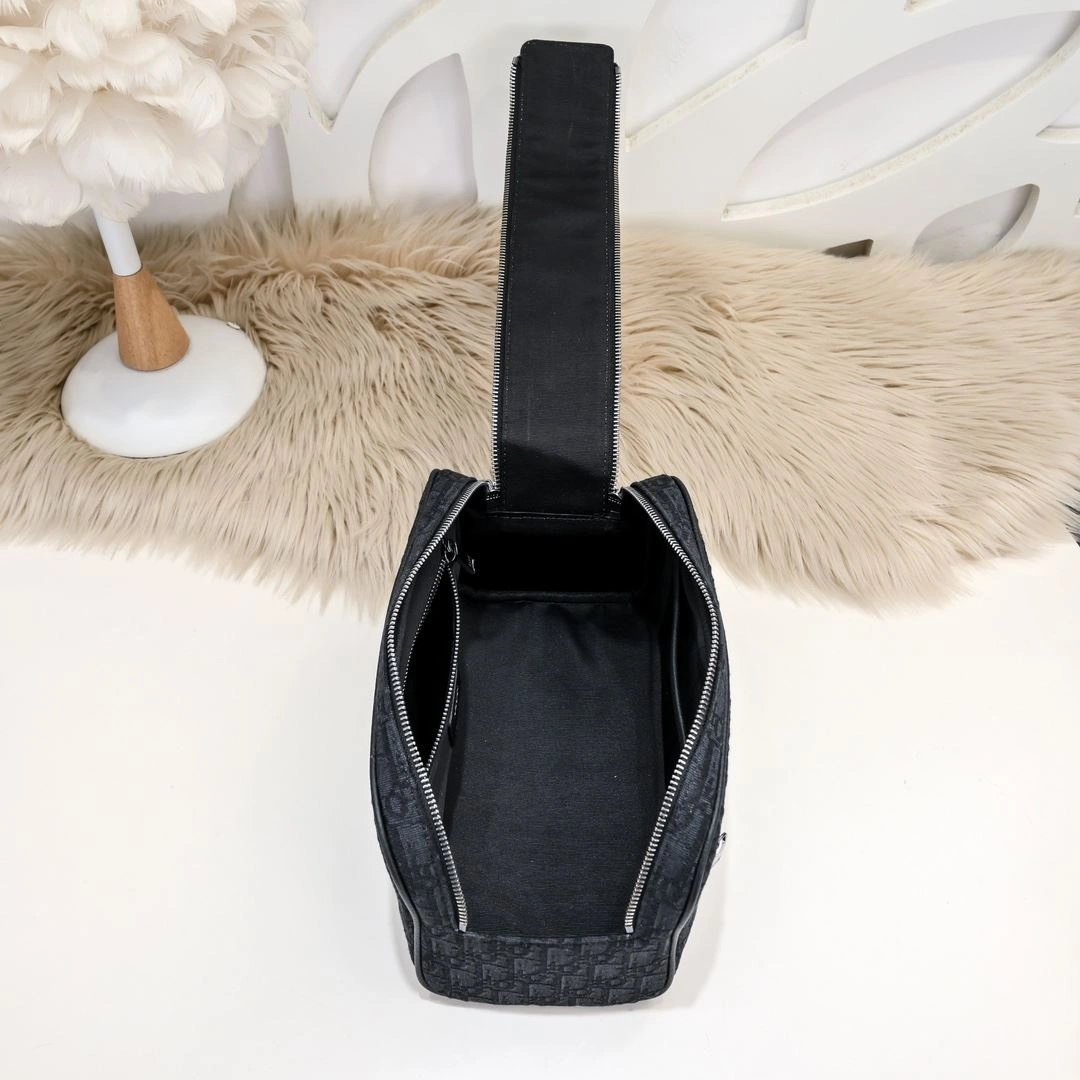 Low-cost Christian Dior Cosmetic Bags