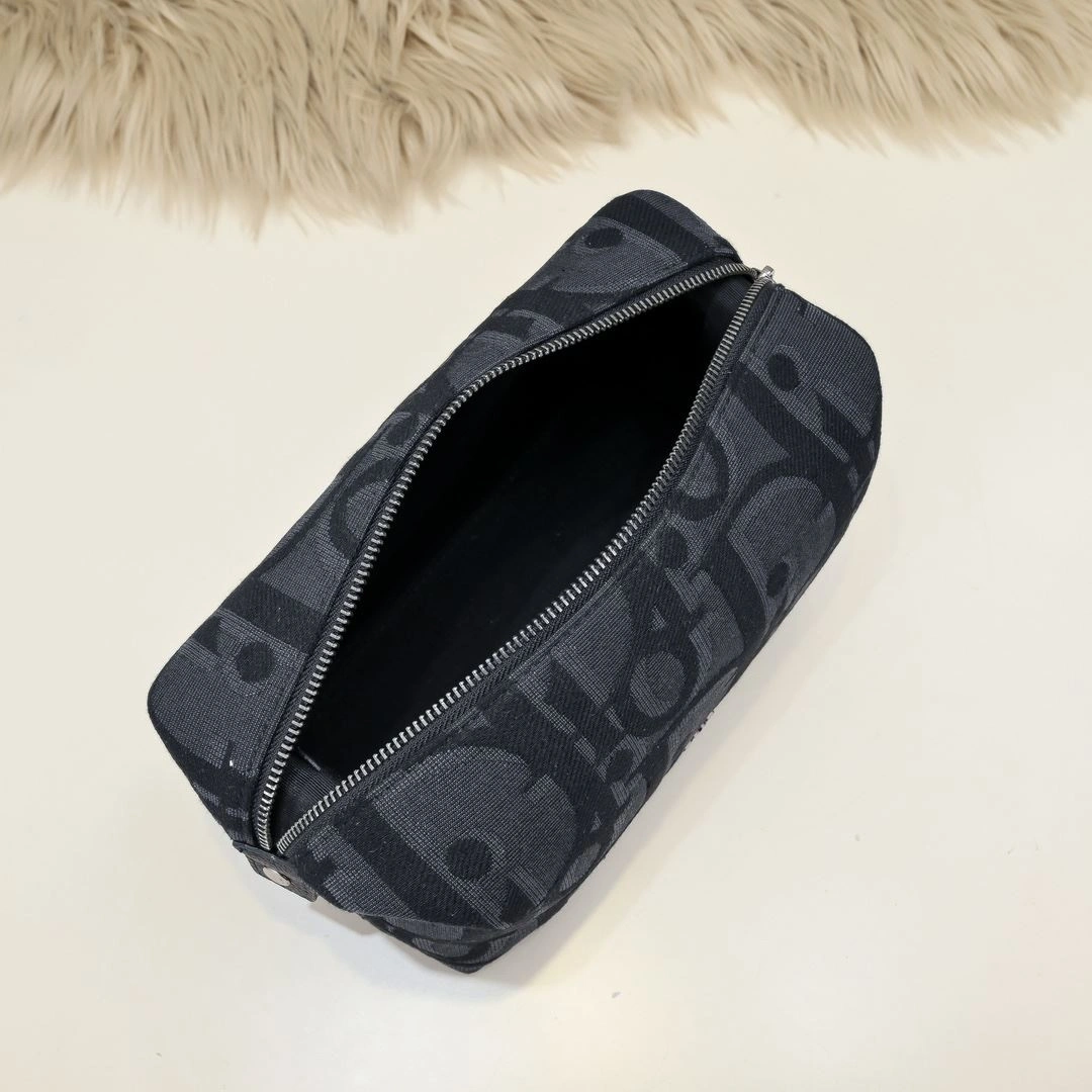 Accurate model Christian Dior Cosmetic Bags