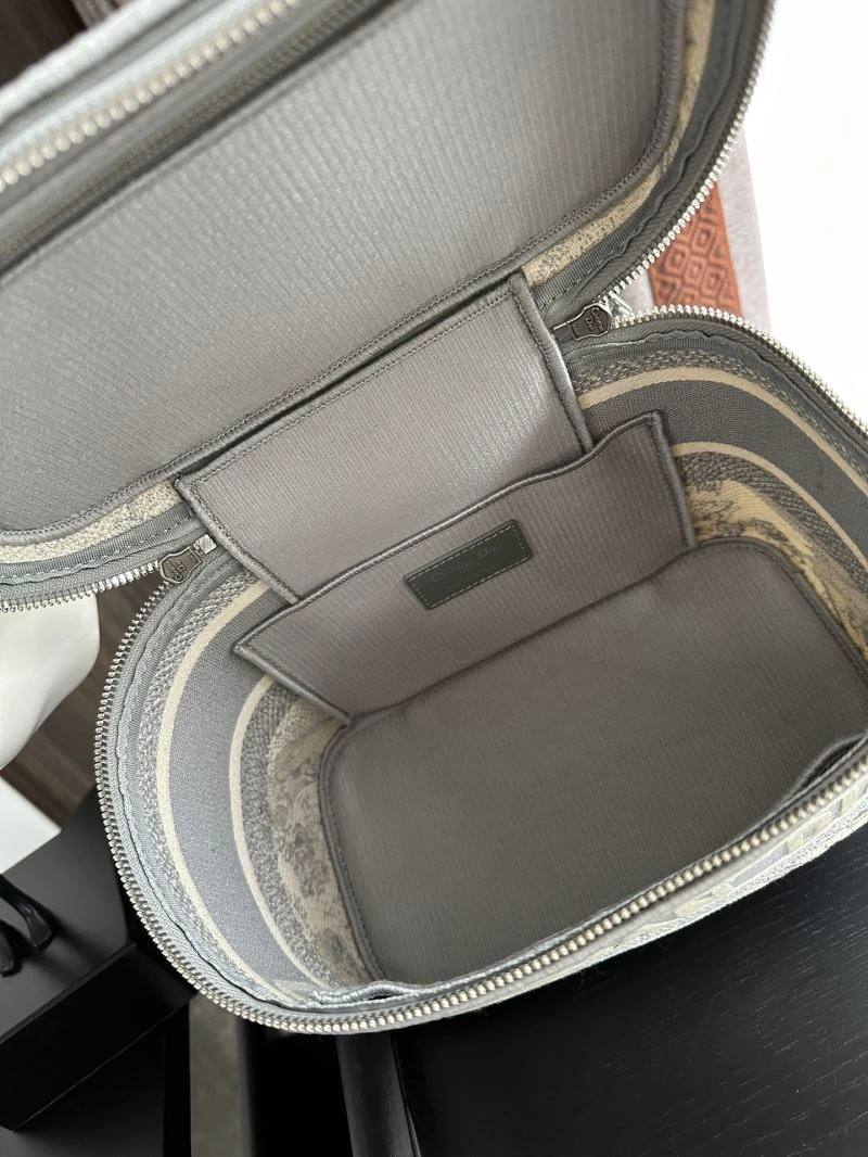 Low-cost Christian Dior Cosmetic Bags