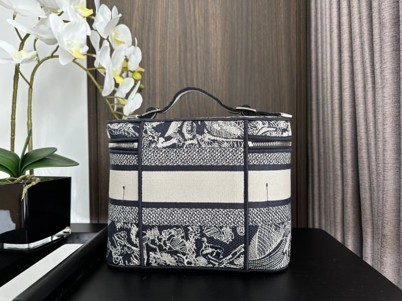 Top match Christian Dior Cosmetic Bags