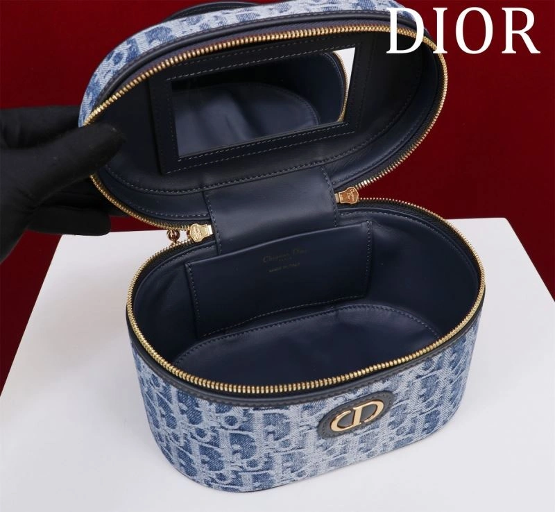 Accurate model Christian Dior Cosmetic Bags