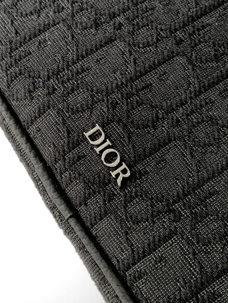 Reasonably priced Christian Dior Cosmetic Bags
