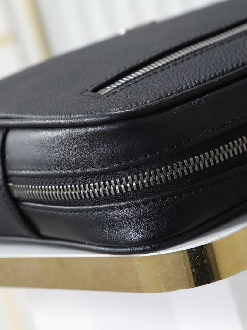 Low-cost Christian Dior Cosmetic Bags