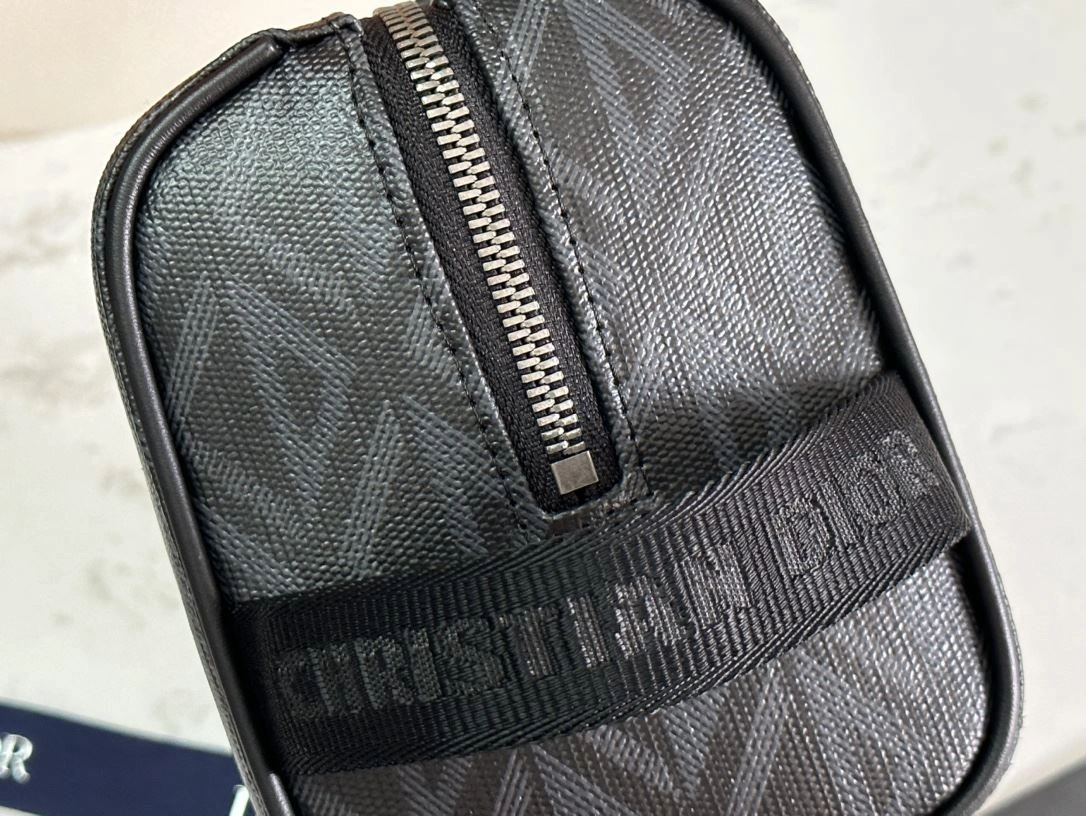 High accuracy Christian Dior Cosmetic Bags
