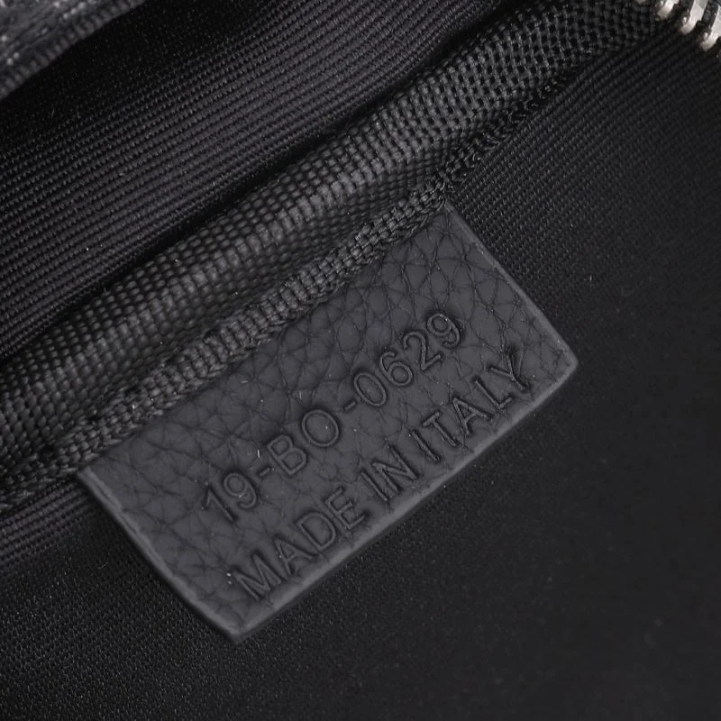 Top match Christian Dior Cosmetic Bags