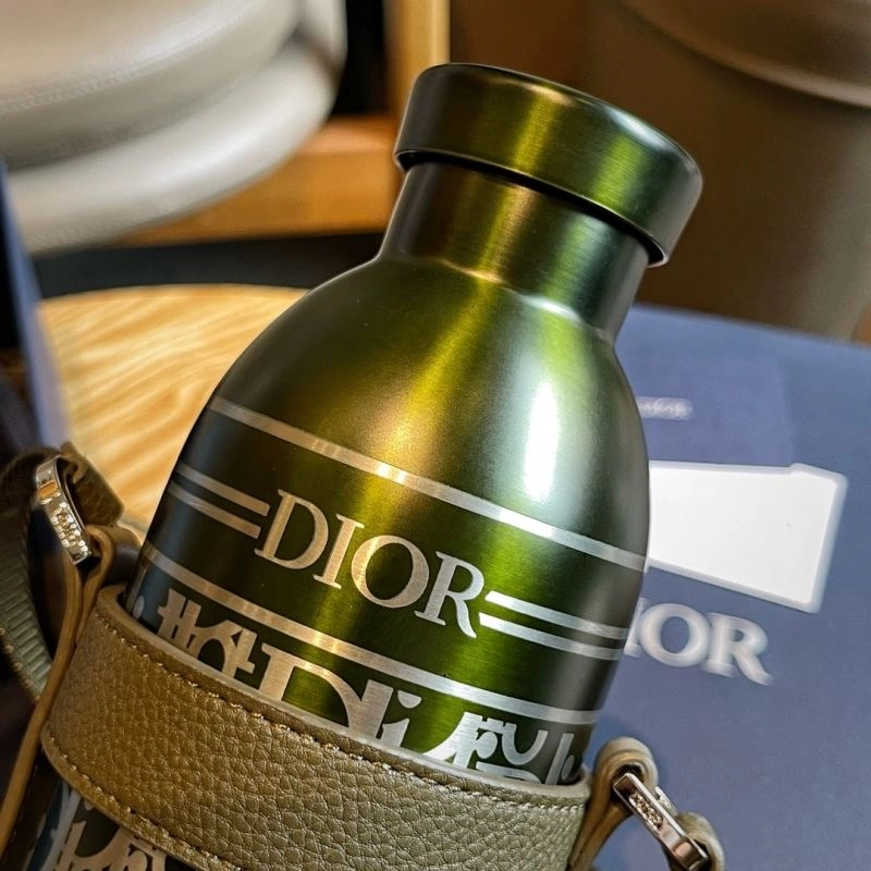 Accurate model Christian Dior Cups