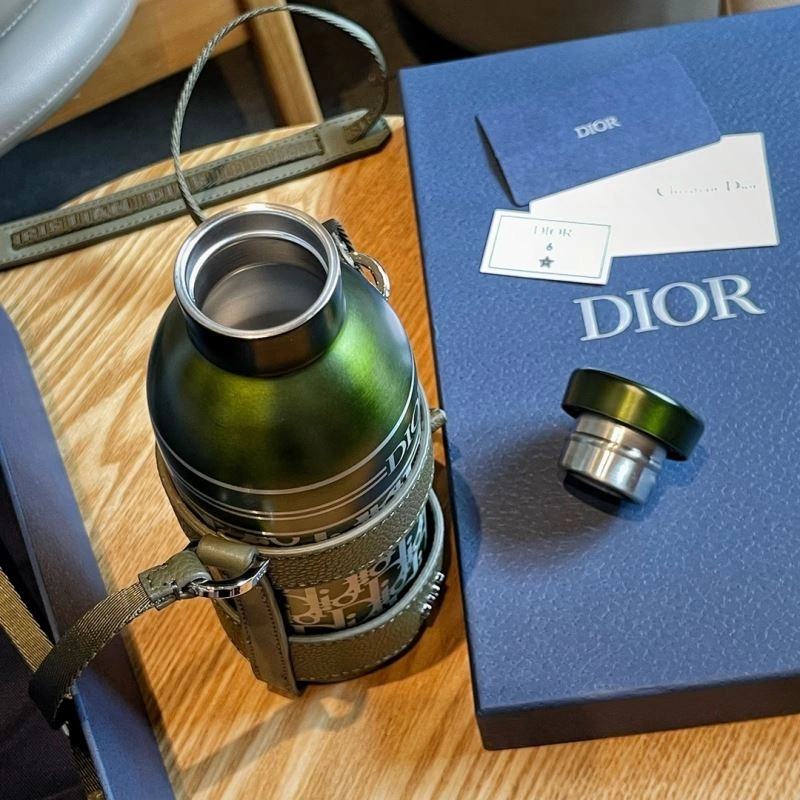 Accurate model Christian Dior Cups