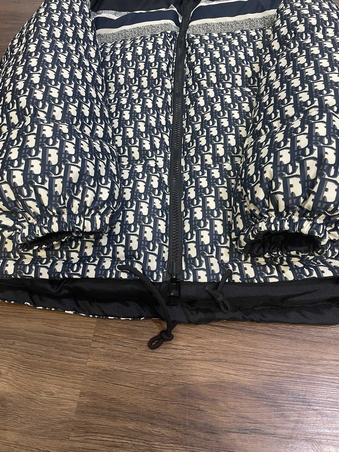 Top mirror Christian Dior Down Jackets