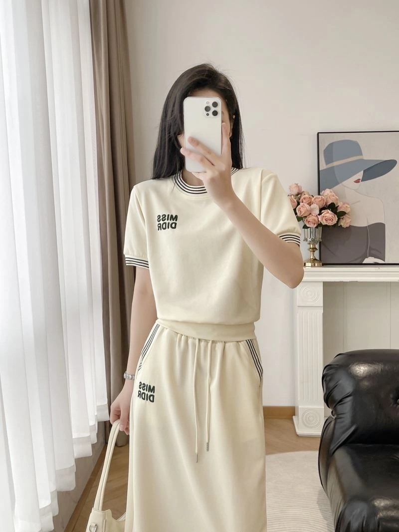 Top match Christian Dior Dress Suits