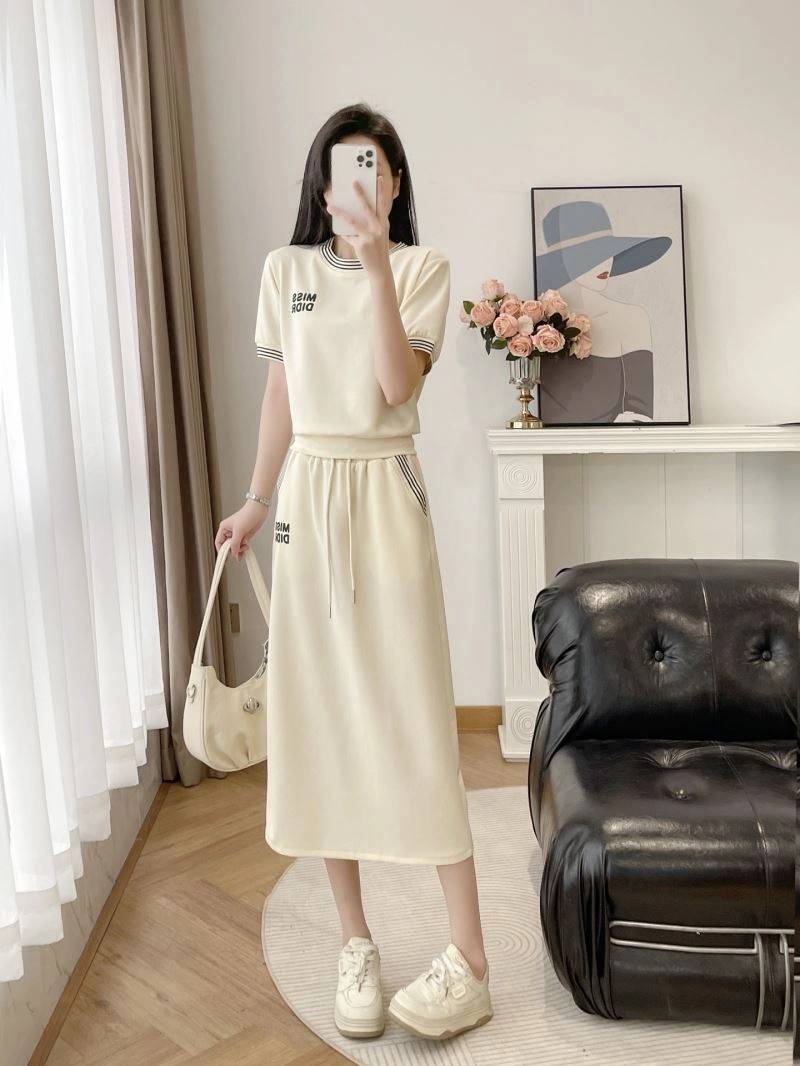 Top match Christian Dior Dress Suits