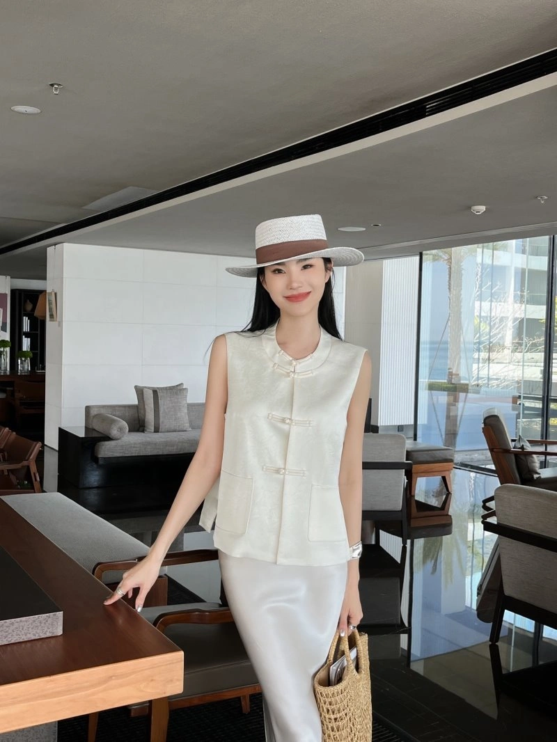 Christian Dior Dress Suits