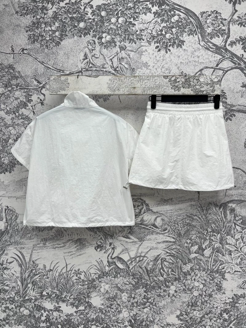 Low-cost Christian Dior Dress Suits