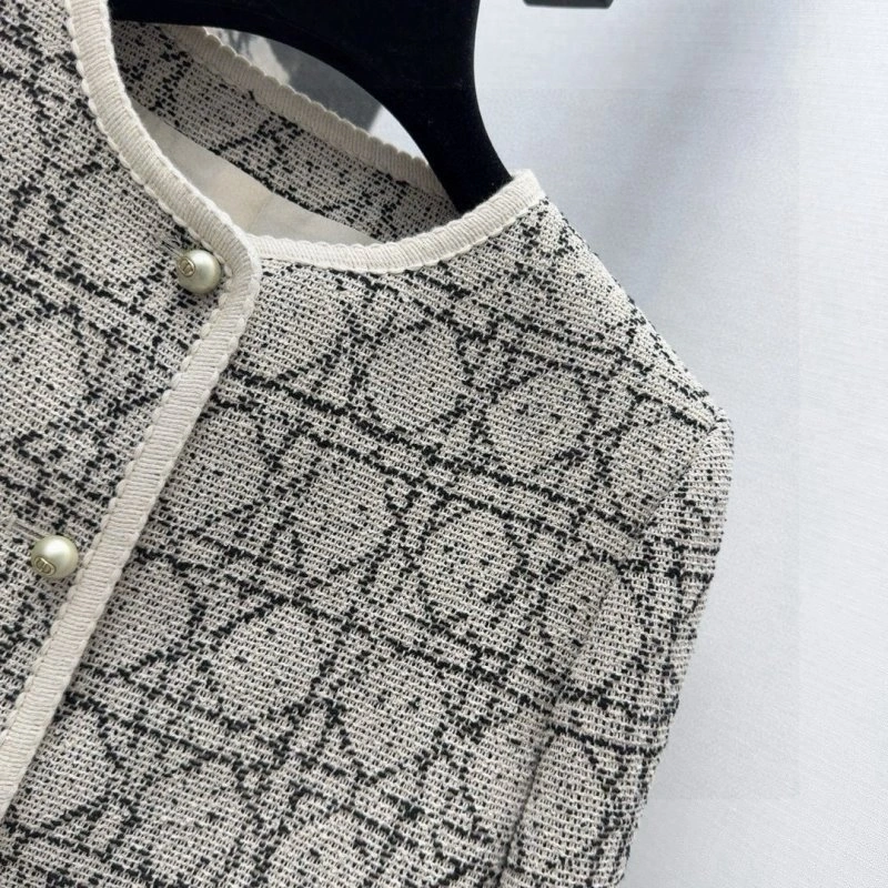 Low-cost Christian Dior Dress Suits