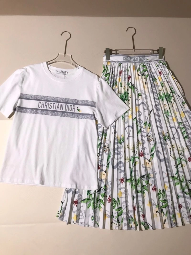 Accurate model Christian Dior Dress Suits