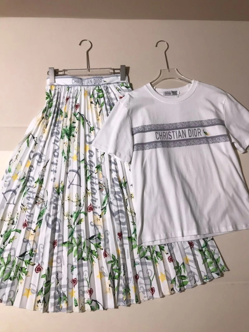 Accurate model Christian Dior Dress Suits