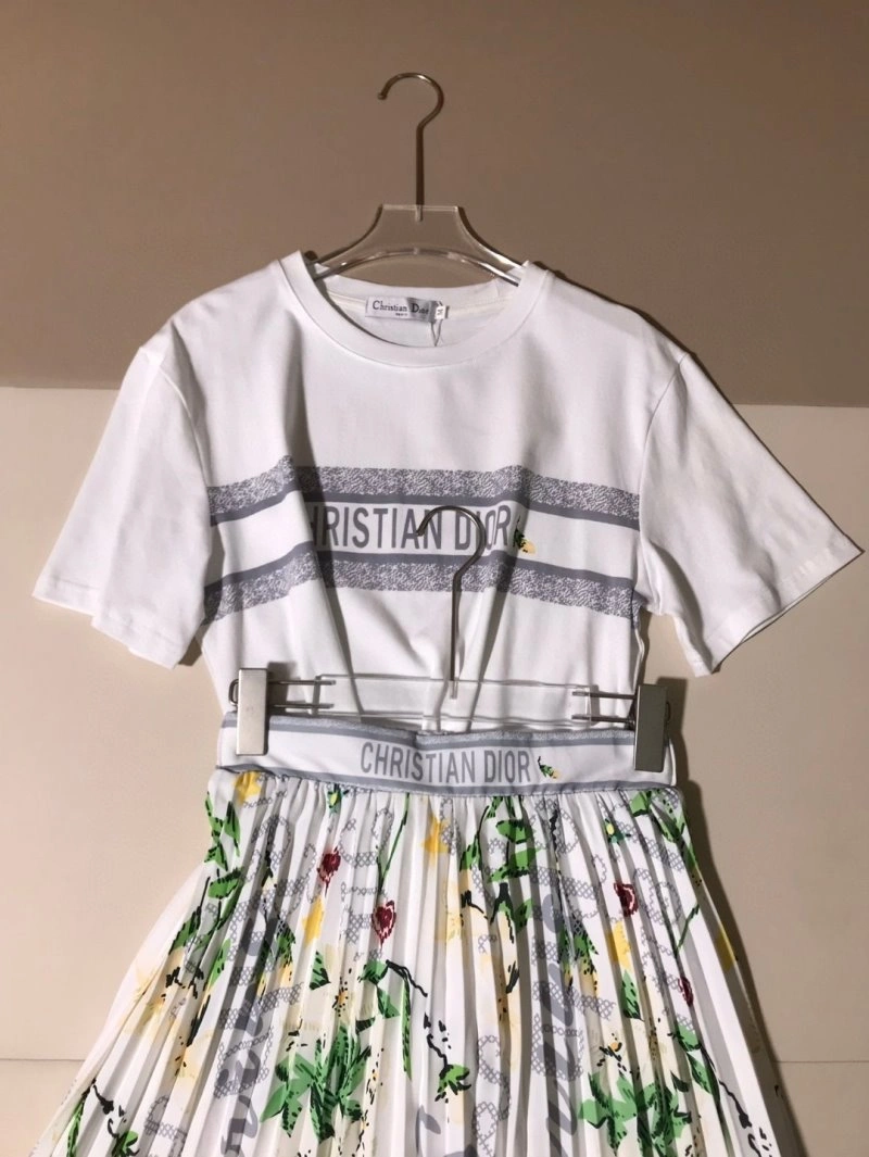 Accurate model Christian Dior Dress Suits