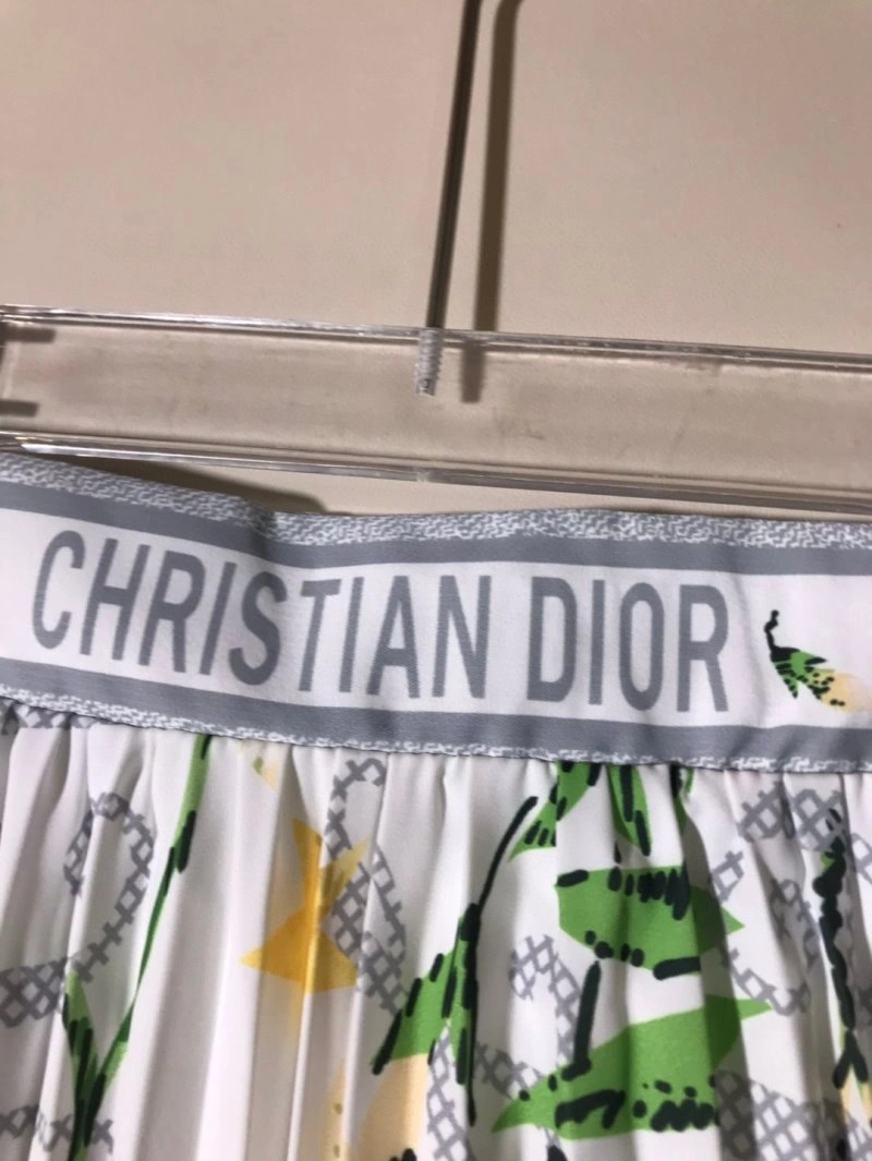 Accurate model Christian Dior Dress Suits