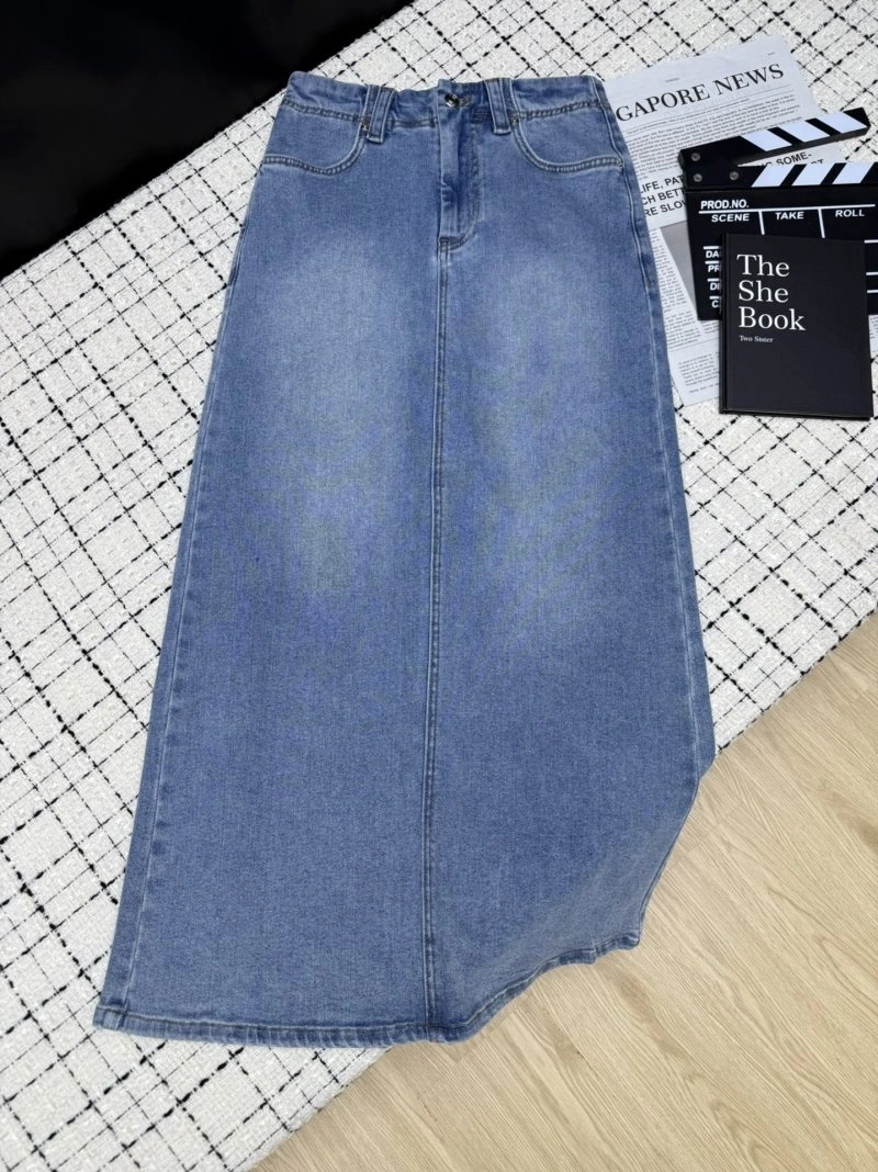 Low-cost Christian Dior Dress
