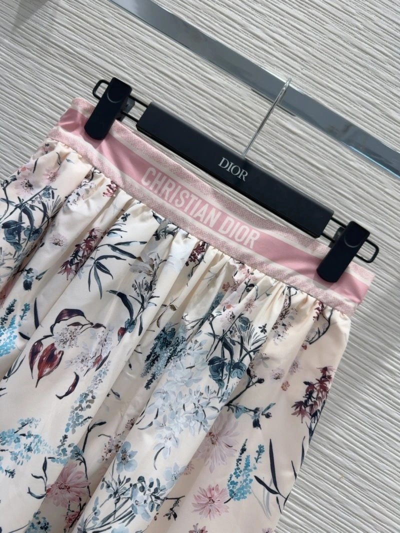 Low-cost Christian Dior Dress