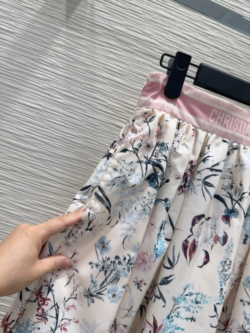 Low-cost Christian Dior Dress