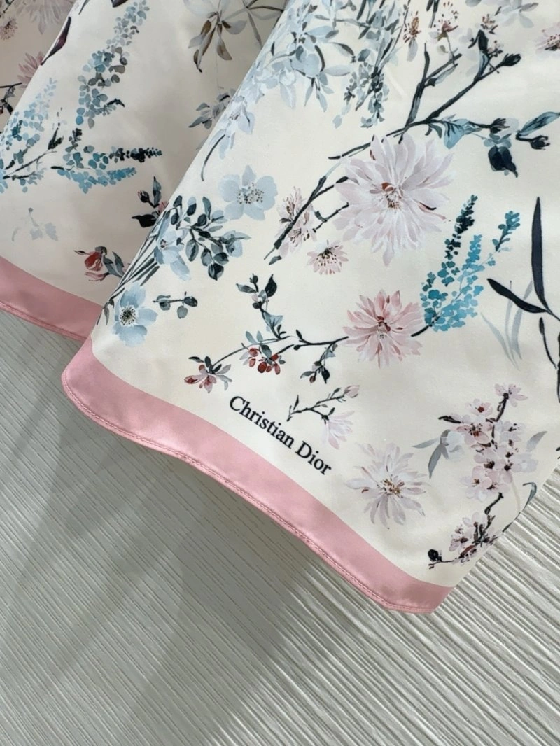 Low-cost Christian Dior Dress